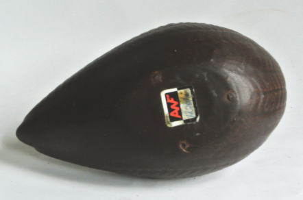 底にみられる3つの点は製造過程でできたものです